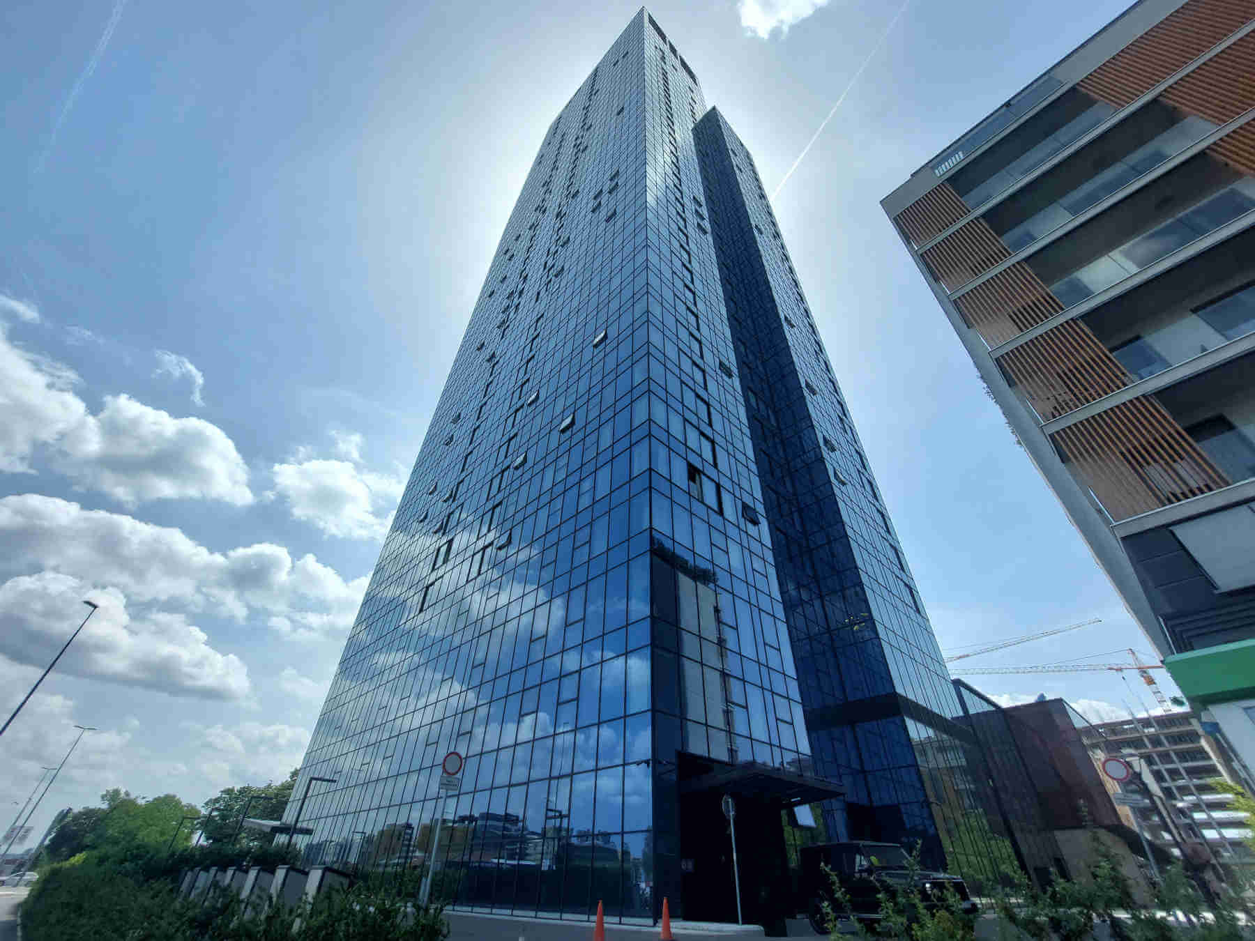 West 65 Tower: Discover the Exclusive Skyscraper in Novi Beograd - Be ...